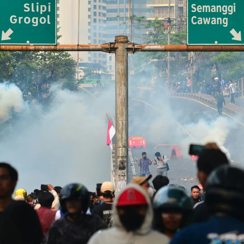 The Science Behind Tear Gas Pain | Universitas Muhammadiyah Surakarta